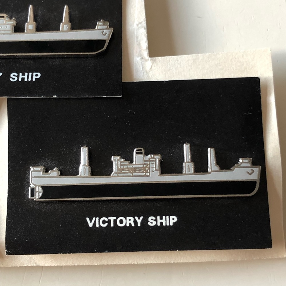 3 Historic Navy Class Of Ship Pins. - Gem
